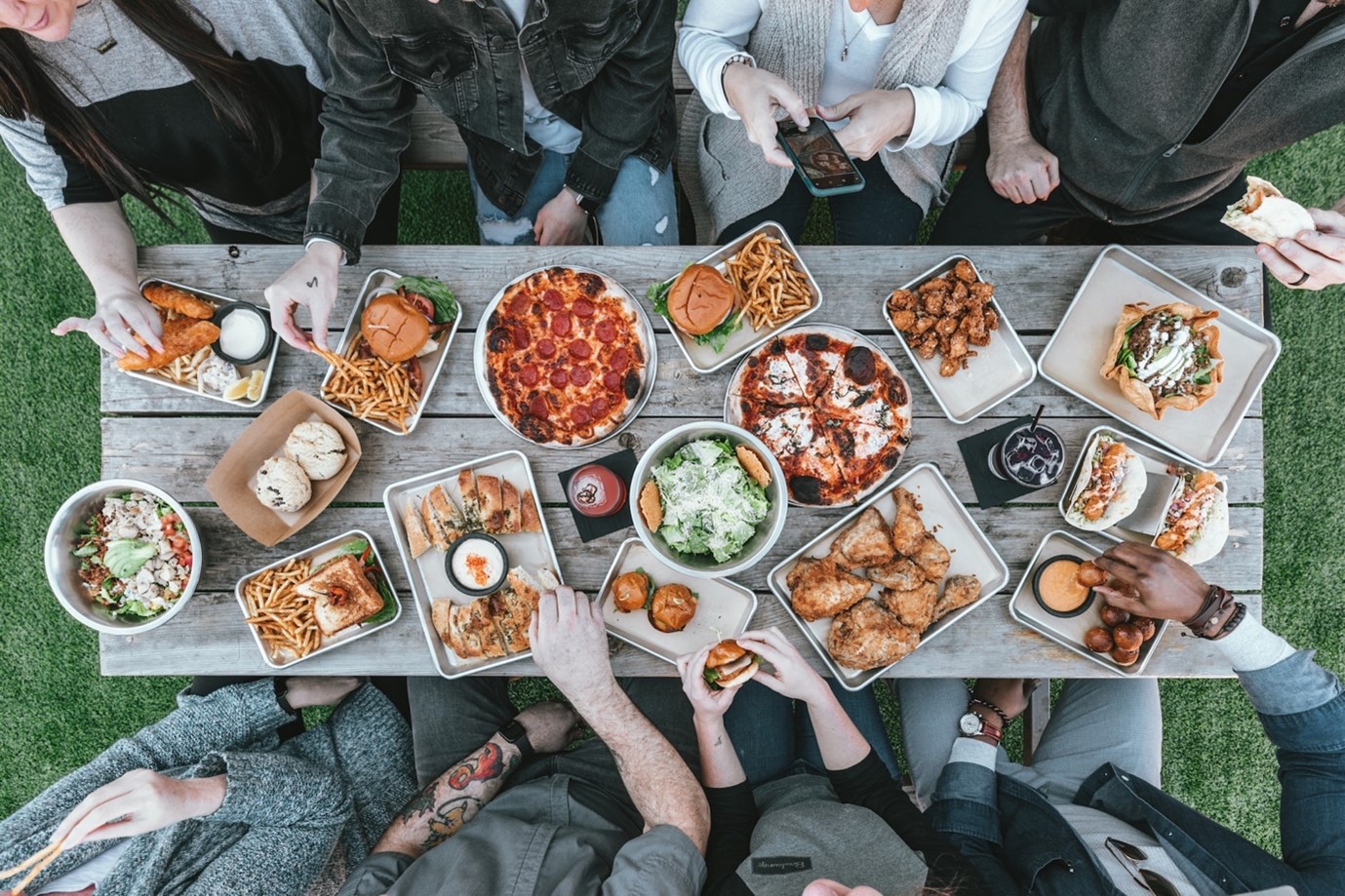Tips For Hosting a Barbecue Party | Blogs | Outback Barbecues
